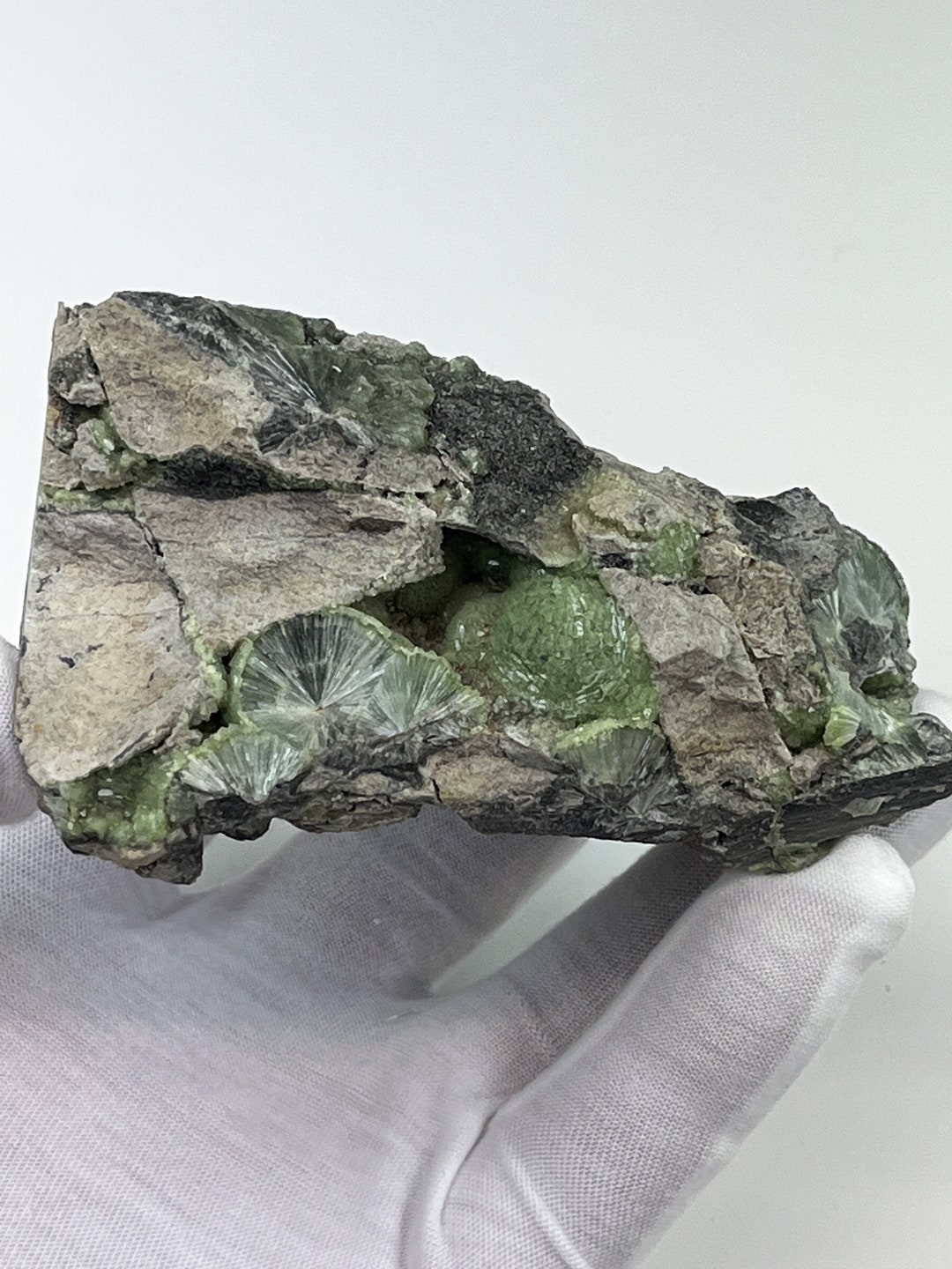 Incredible Display___top Luster & Quality___large RARE GREEN Wavellite ...