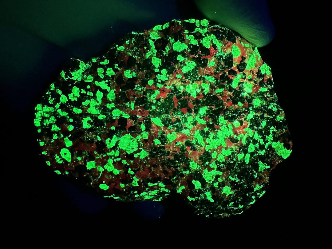 Highly Fluorescent___rare Franklinite / Willemite Specimen From ...