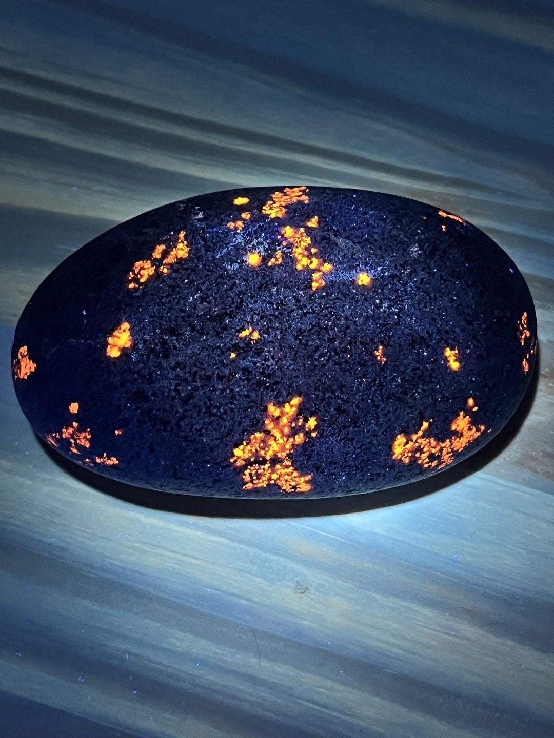 Free UV Light__large 9.70 OZ YOOPERLITE, Fluorescent Sodalite, Syenite ...