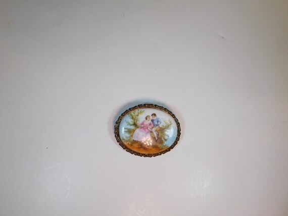 Brooch with courting couple on porcelain with twisted wire | Etsy