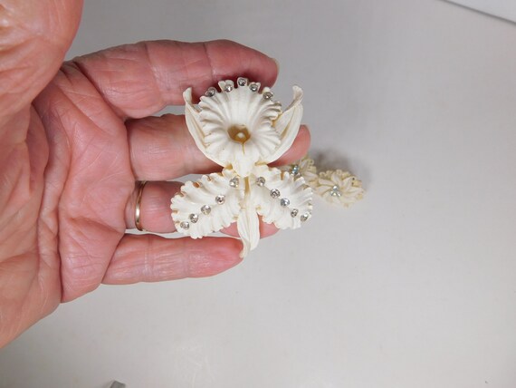 Large vintage Featherweight pin and screw back earrin… - Gem