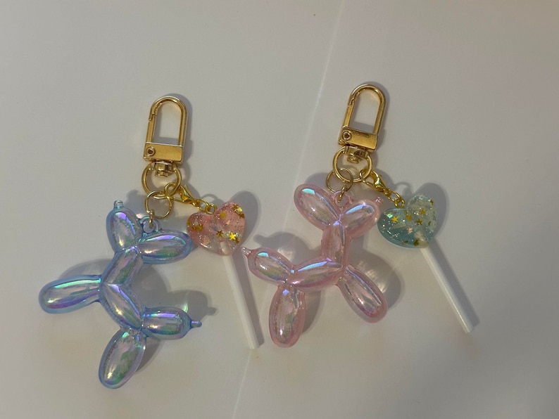 Kawaii SK Couple Balloon Dog Keychain, Translucent and Luminescent ...