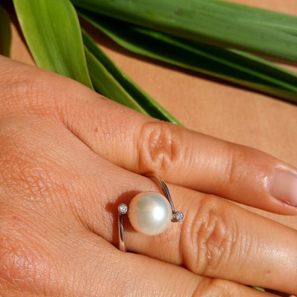 Modern Pearl Ring - Etsy