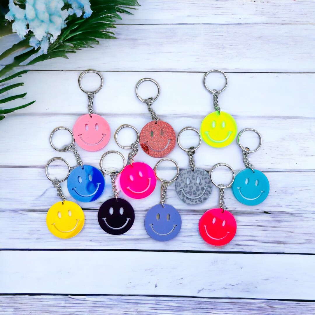 Smiley Face Keychain, Retro Keychain, Retro Accessory, Vintage Style ...