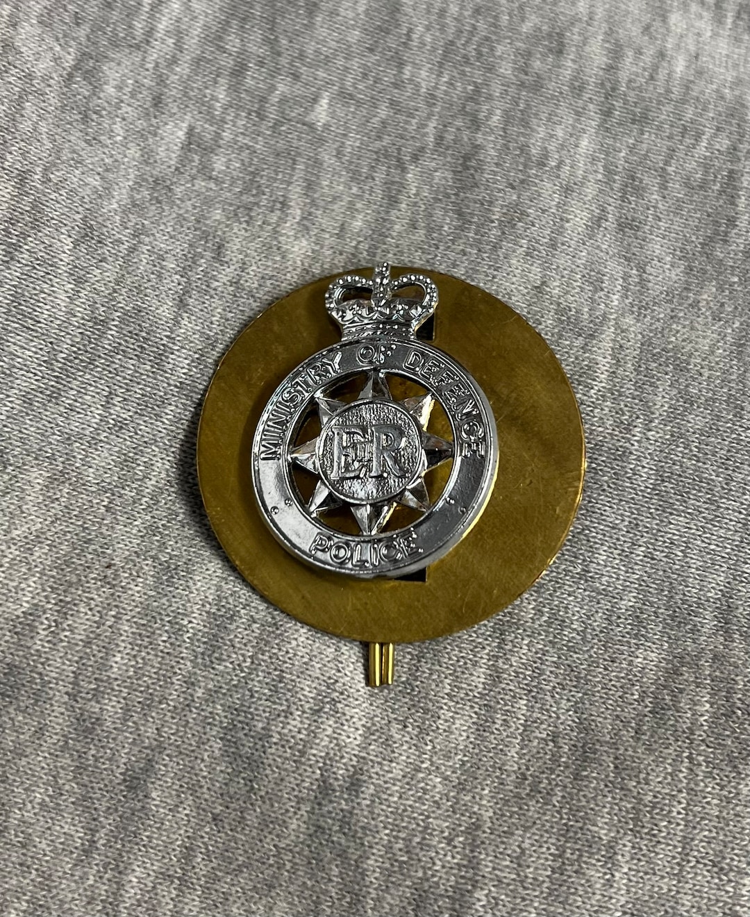 Vintage MOD Ministry of Defence Police Cap Collar Badge Obsolete Police ...