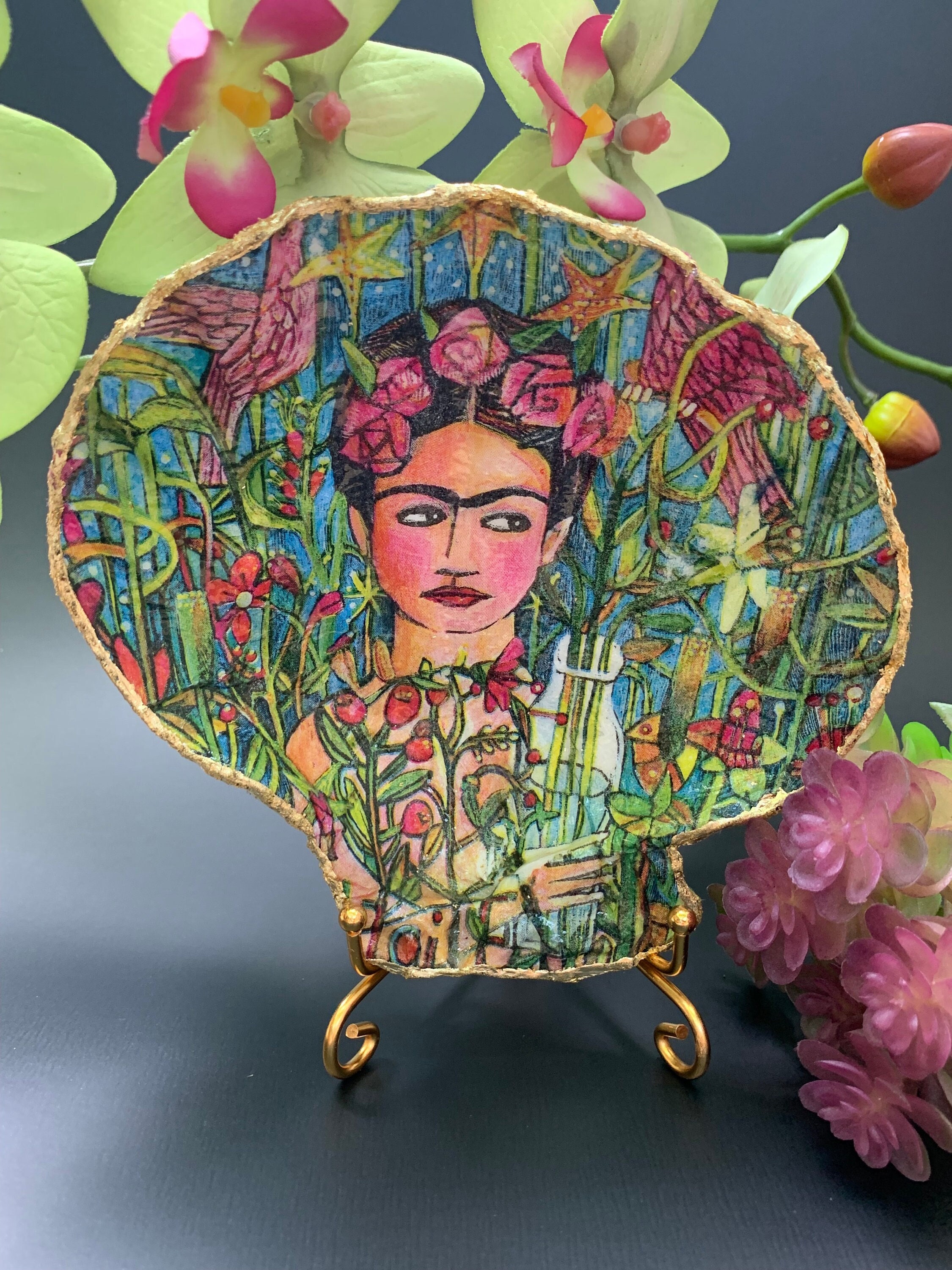 Frida Kahlo Decoupage XL Lion's Paw Scallop Shell, Decoupage Shells ...