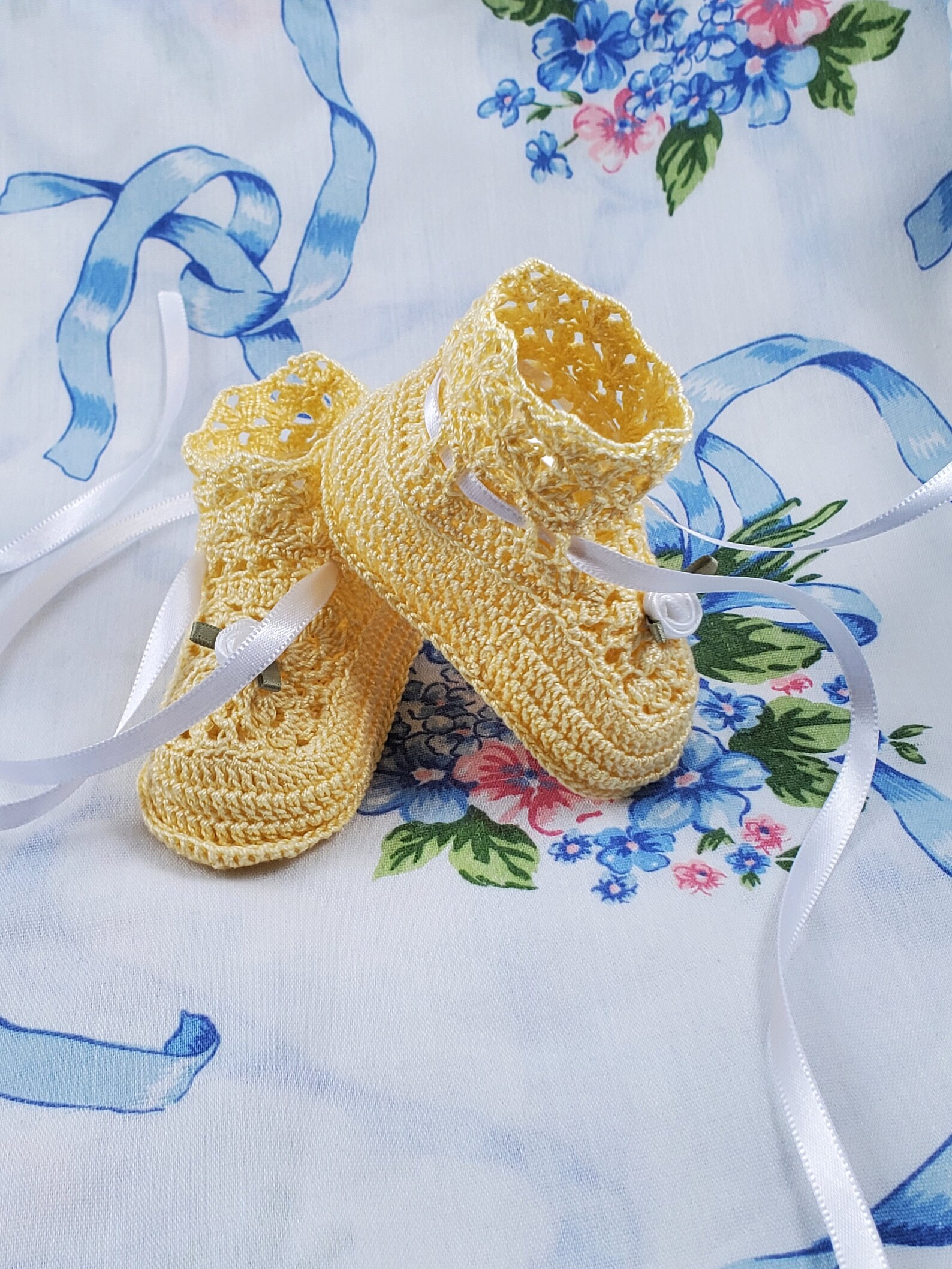 Classic Bonnet Booties & Bib Set Baby Girl 0-3 Months Yellow Cotton ...