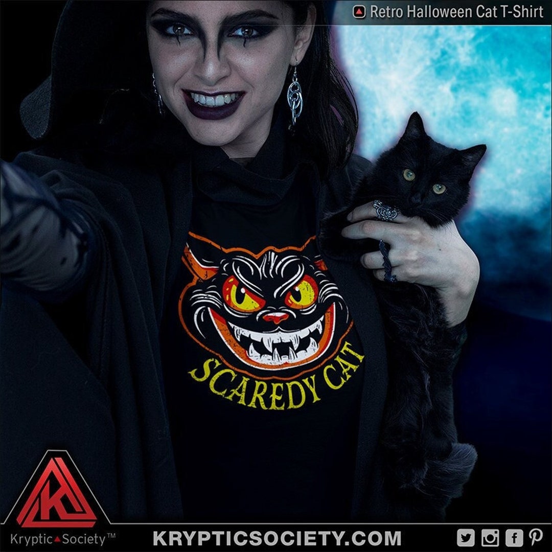 Retro Halloween Black Cat T-shirt Scaredy Cat Classic Trick or Treat Die-cut Inspired Tee // USA ...