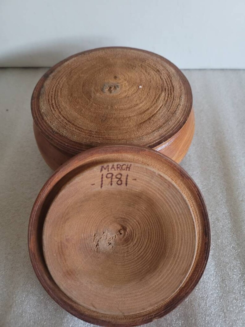 Vintage Carved Wood Round Container With Lid. - Etsy