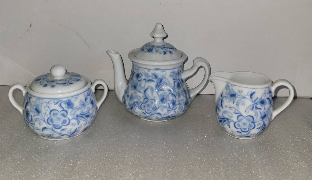 S.P.M. Walkure-bayreuth Bavaria Germany White and Blue Flowers ...