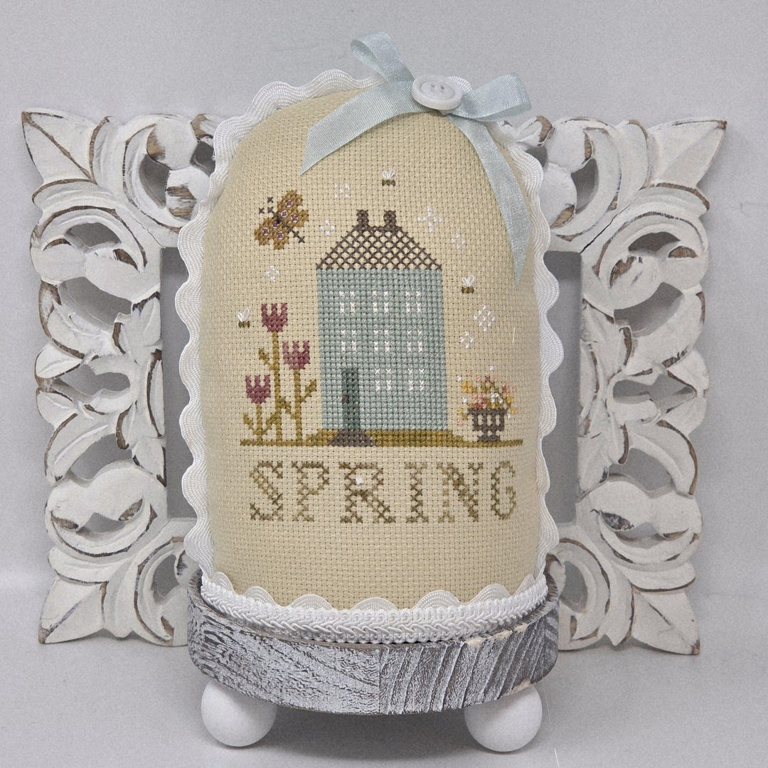 Brenda Gervais Cross-stitched HELLO SPRING Motif Stand-up on 14 Count ...