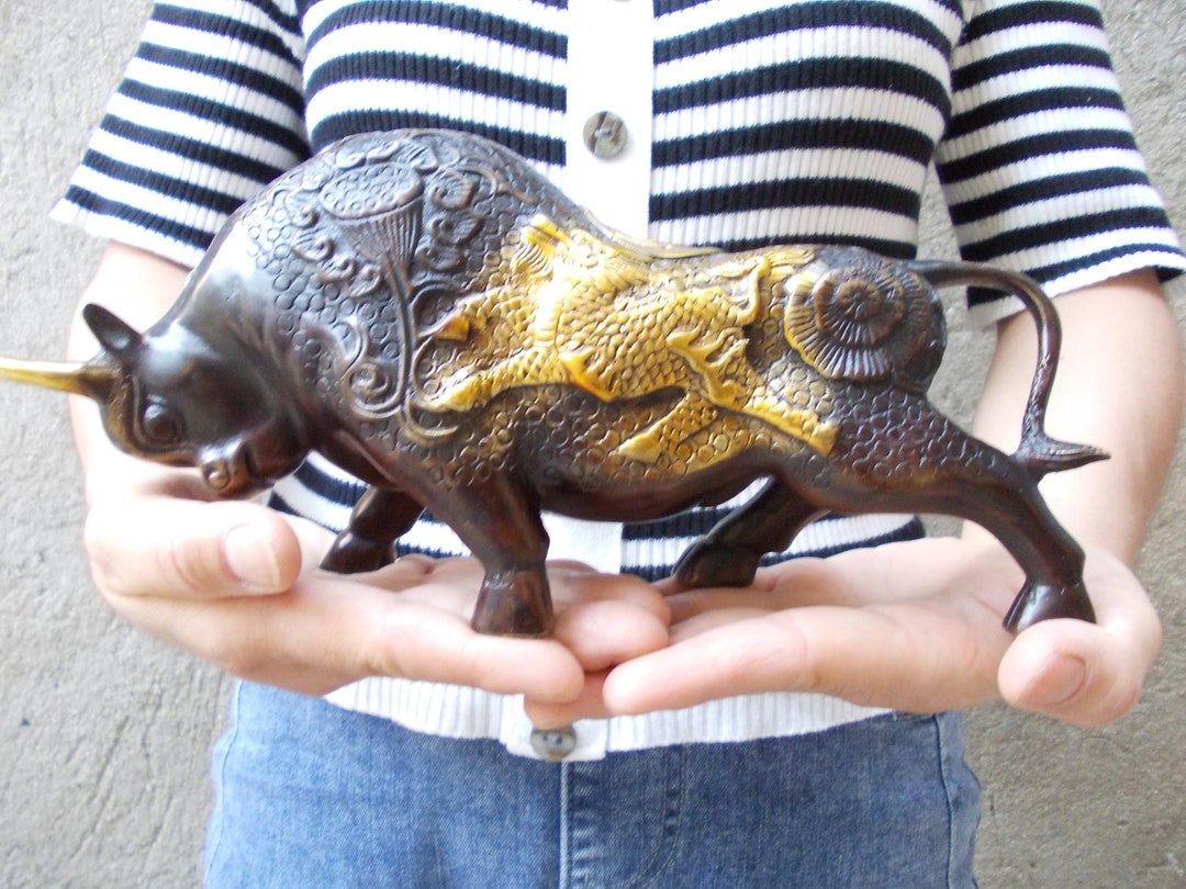 Wall Street Bronze Bull Statue Wall Street Charging Bull Sculpture Home ...