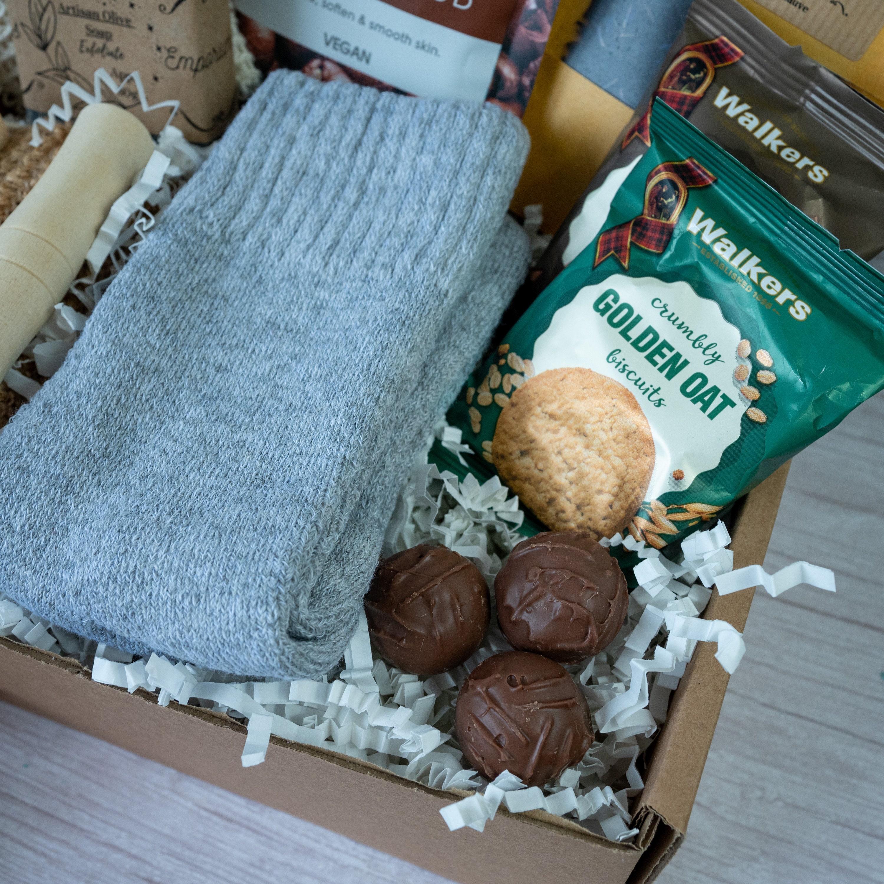 Mens Hug in a Box - Birthday Gift for Men - Christmas Gift Set for Men ...