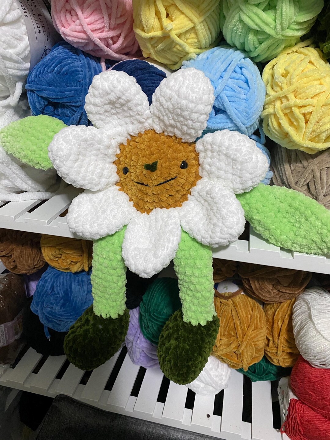 Daisy Floppy Petal Flower , Amigurumi, Stuffed Animal , Flower Plushie ...