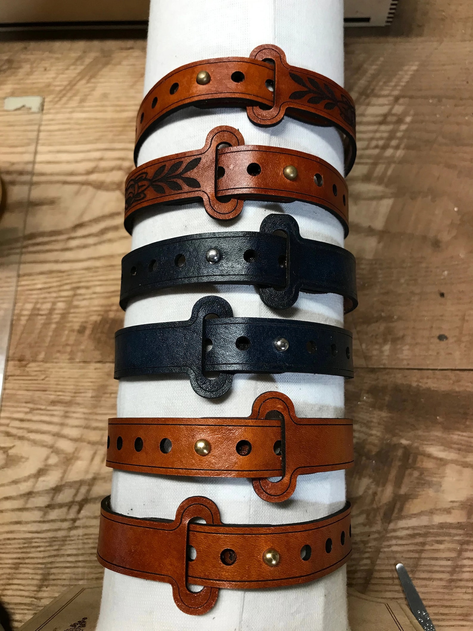 Handmade Plain Leather Arm Garters | Adjustable Sleeve Holder Bands for ...