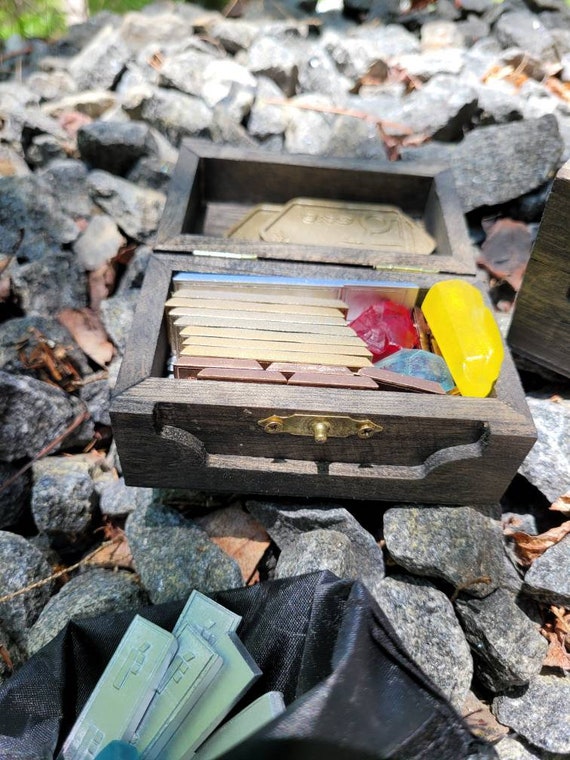 Deluxe Republic Credit Set - Etsy