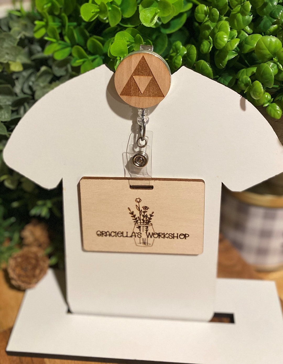 Legends of Zelda Triforce Badge Reel - Etsy