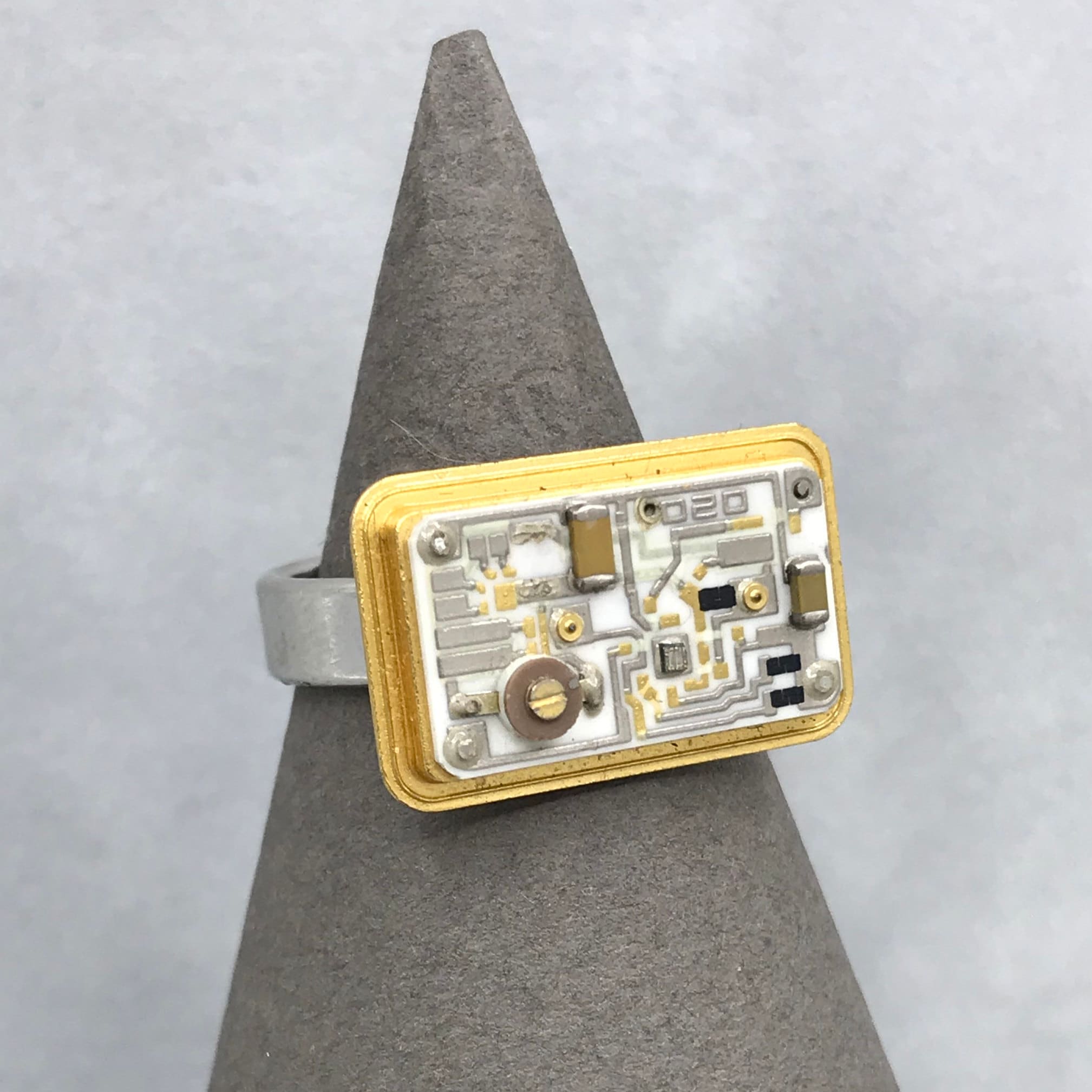 Anillo oscilador Regalo Techie Anillo de plata y oro Joyería ...