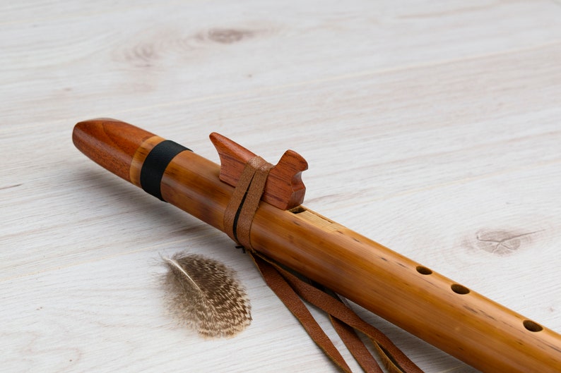 Native American Style Flute of Bamboo Key in C do Dove - Etsy