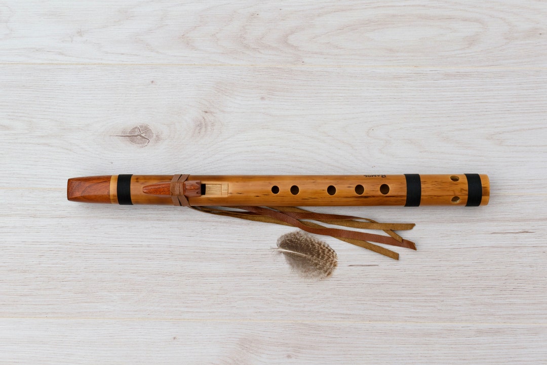 Native American Style Flute of Bamboo Key in C do Dove - Etsy