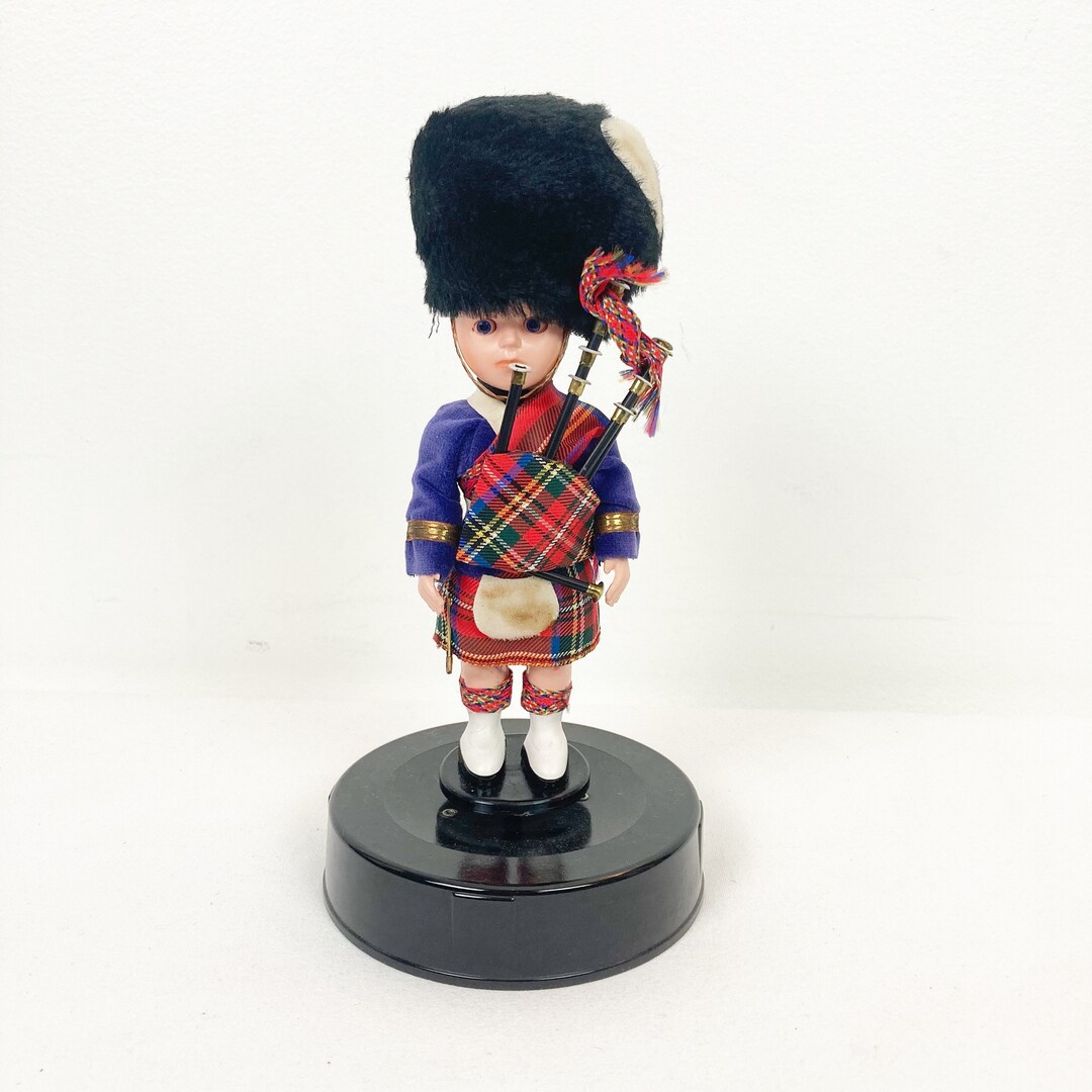 Scottish Piper Musical Doll on Thorens ***non-working*** Music Box ...