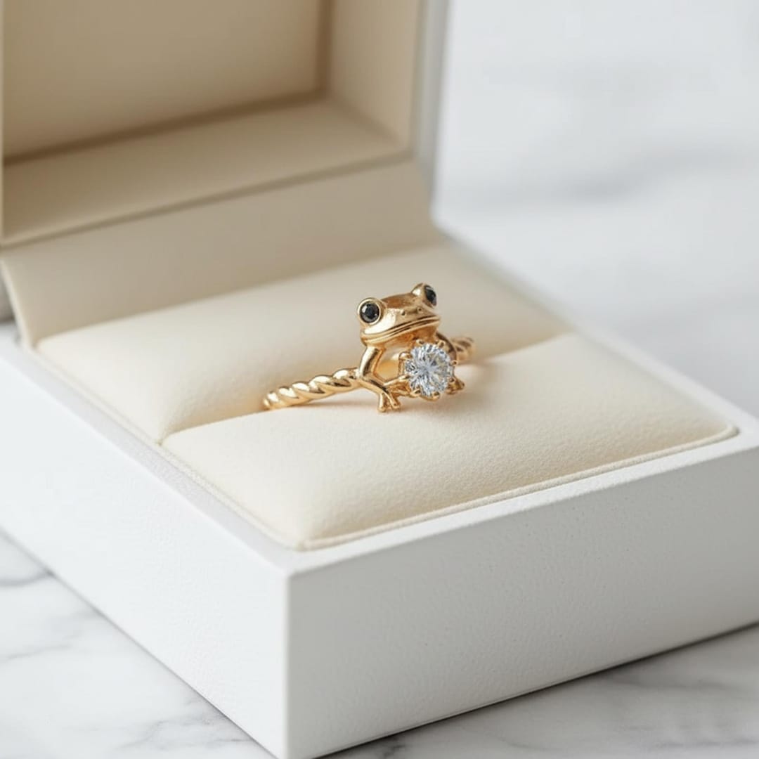 Cute Frog Ring, Women's Animal Inspired Ring, Round CZ Stone Twisted ...