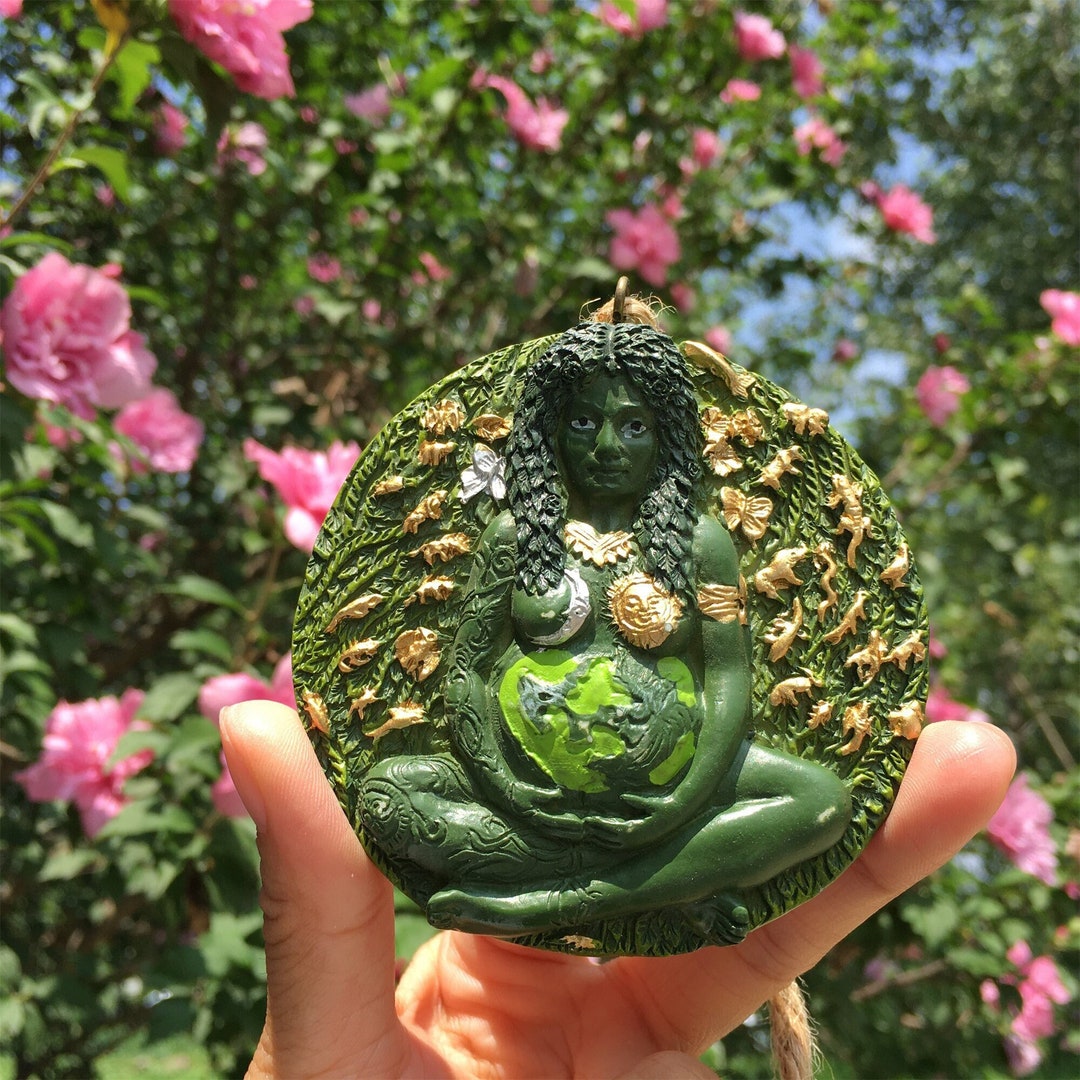 3 Green Resin Statue of Goddess Gaia Pendantresin - Etsy