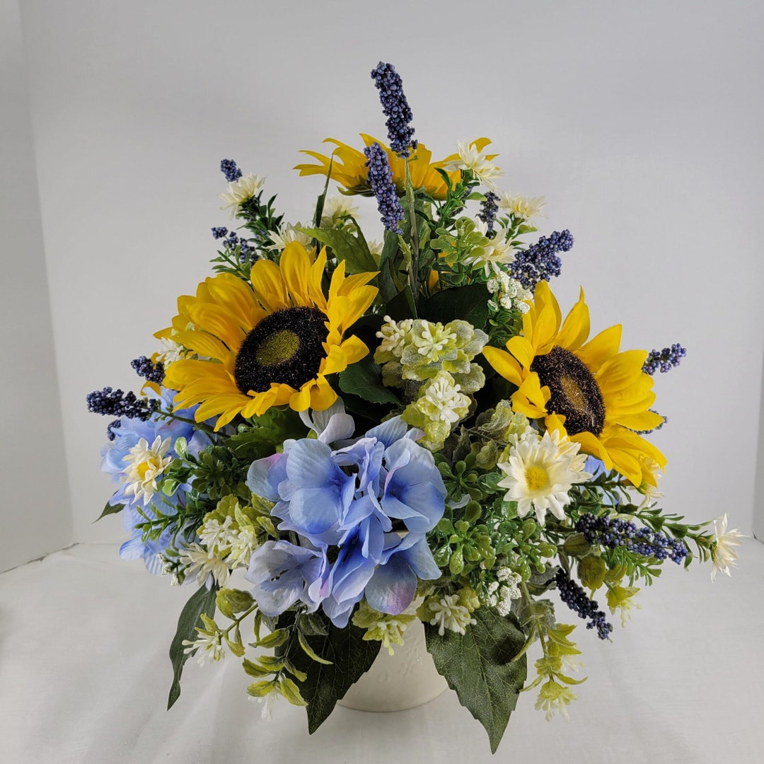 Summer Centerpiece for Dining Table, Sunflowers and Hydrangea ...
