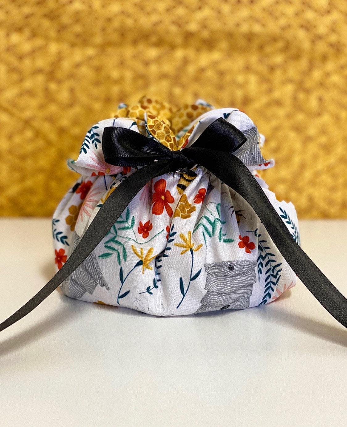 Hello bees Dice bag Dnd gifts Critical role bag Toys & Games Games ...