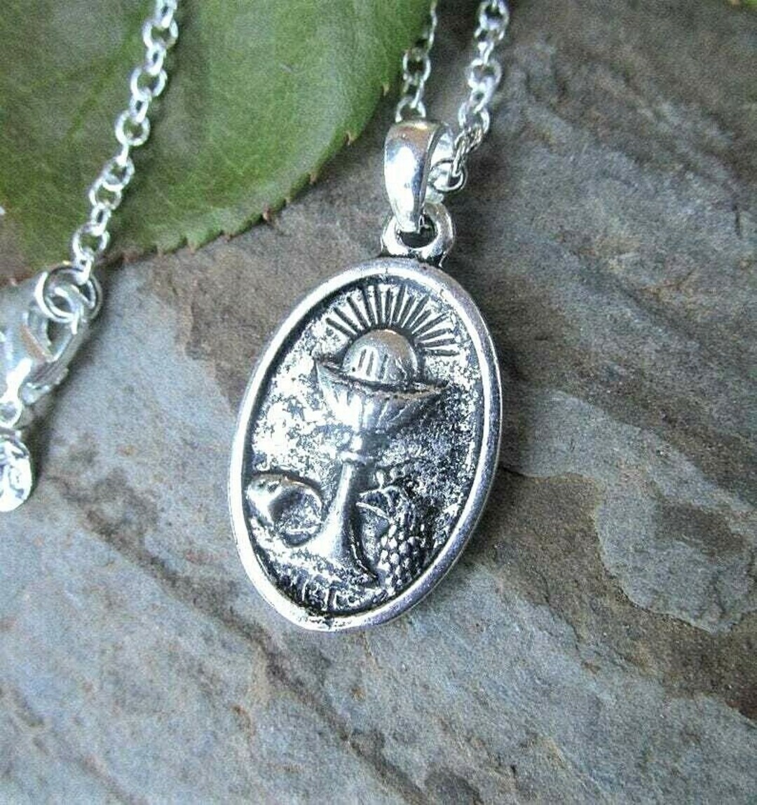 Holy Communion Confirmation Medal Pendant Necklace Eucharist Bread and ...