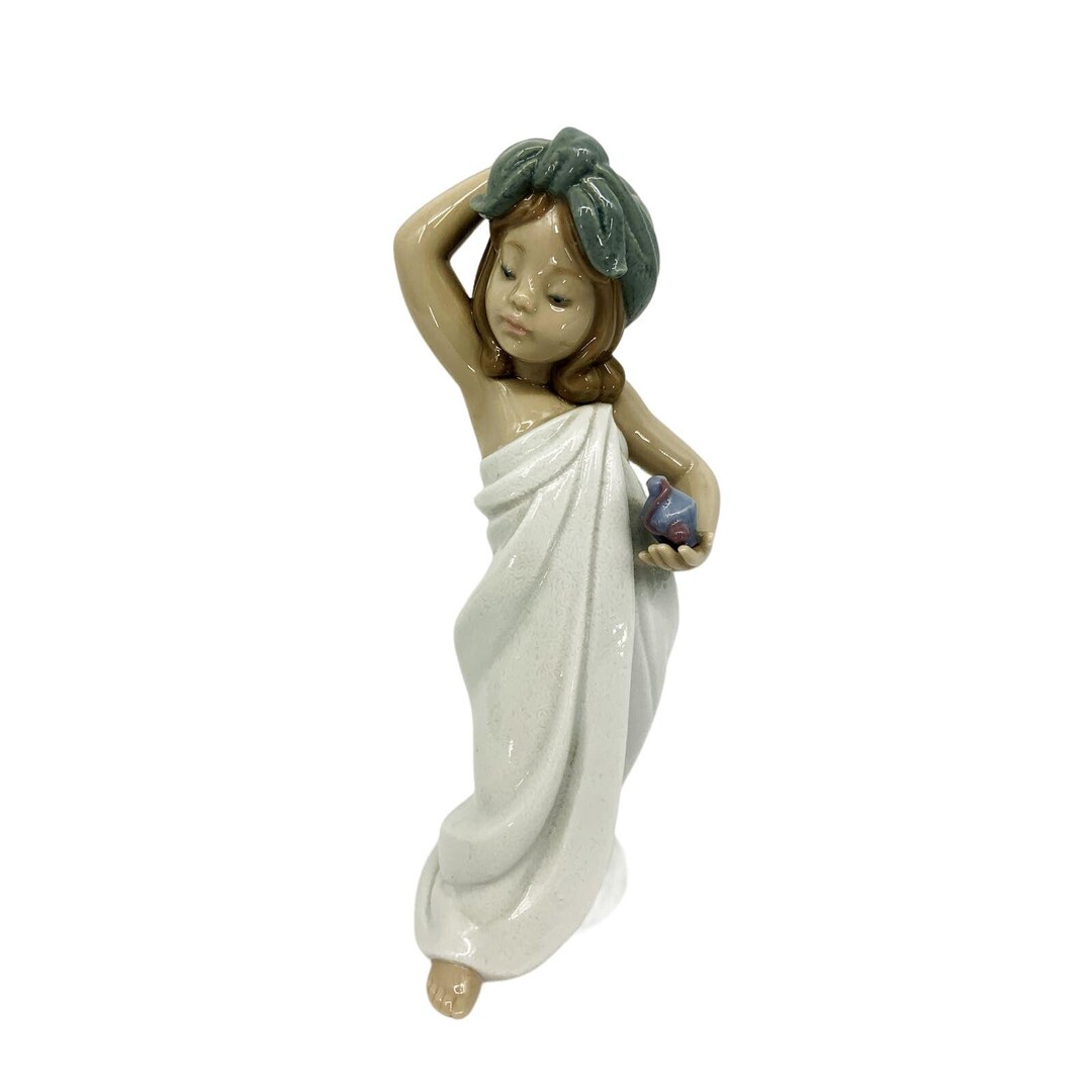 Lladro Toga Figurine Girl in Towel Head Wrap 6799 - Etsy