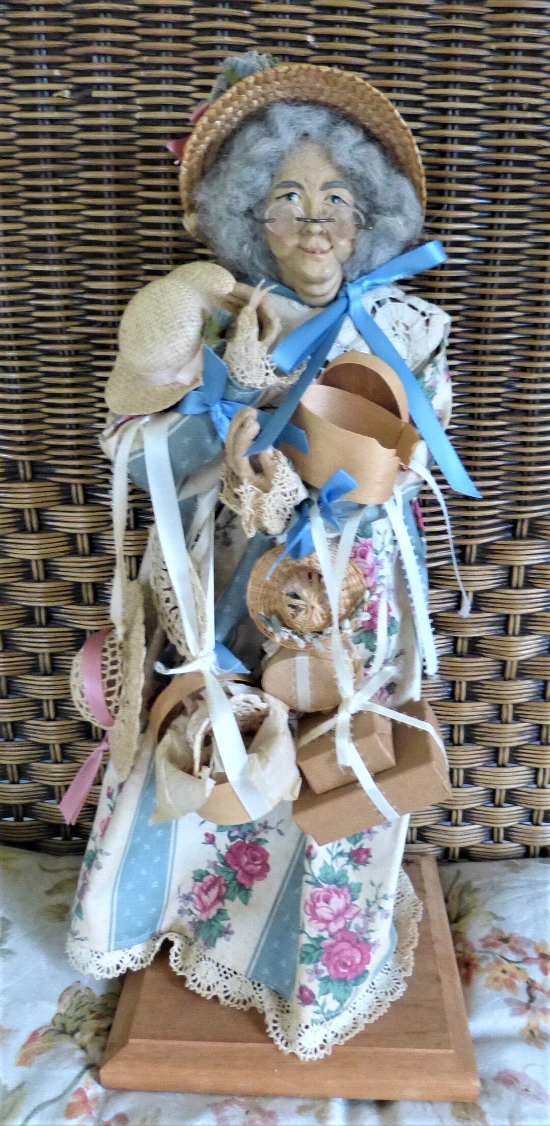 LYNN HANEY Collection the Hat Peddler 1991 Collectible Works by Lynn ...