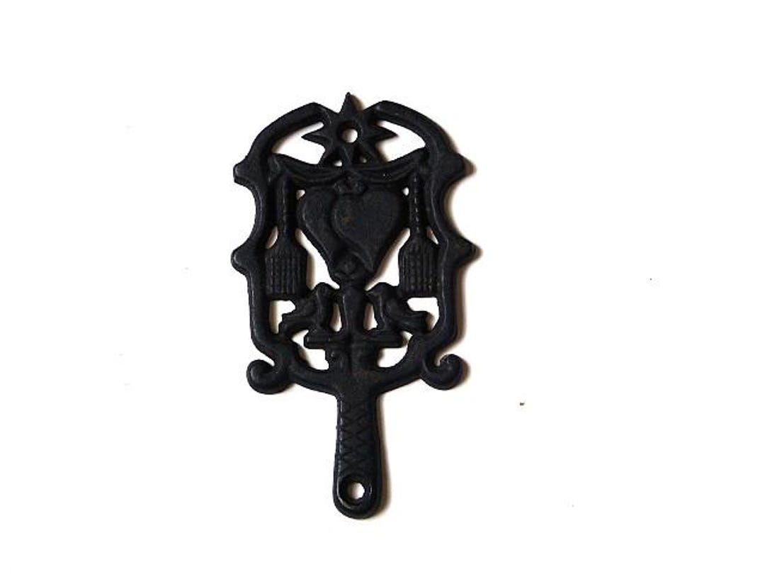 WILTON Mini Trivet Black Cast Iron "dumb Dutch" Hearts Brooms Birds ...