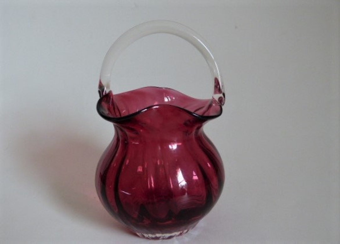 PILGRIM Art Glass Cranberry Basket Hand Blown Swirling Panels Clear ...