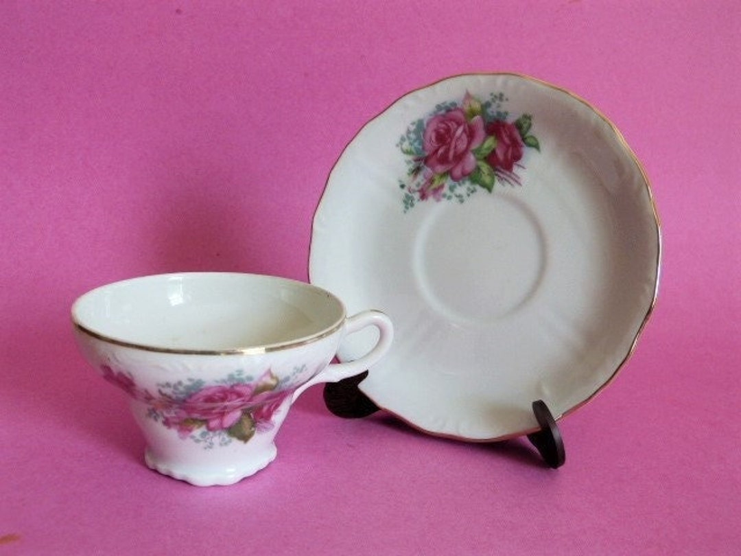 Tea Cup and Saucer No Name Red Roses Gold Accents Textured Footed ...