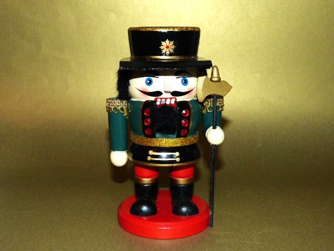 Nutcracker Soldier With Long-handled Axe Christmas Holiday Décor 6” X 3 ...