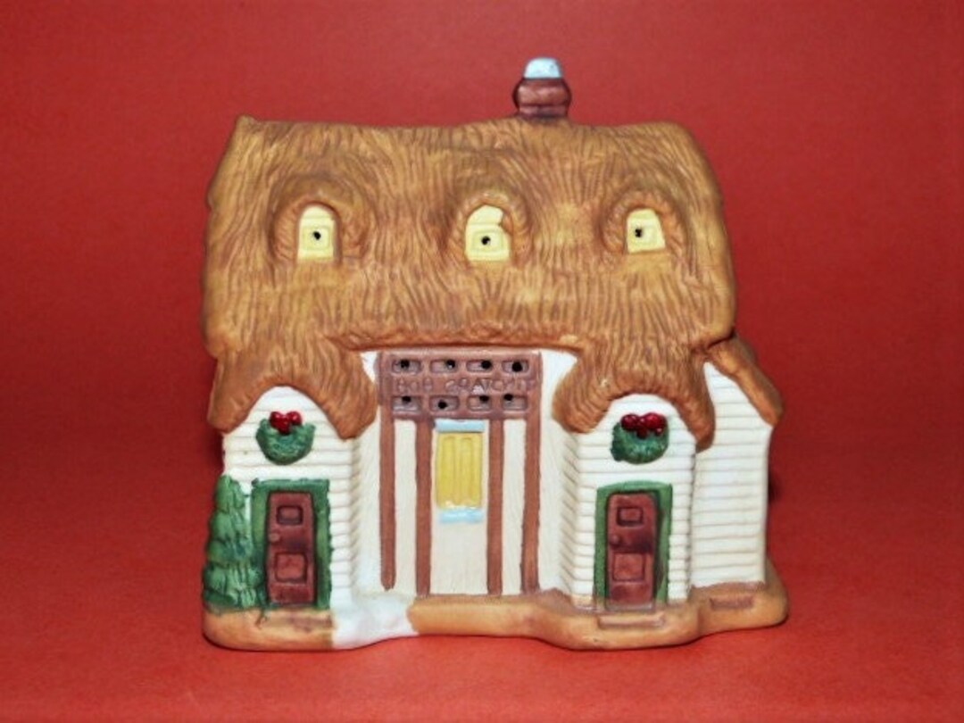 Ceramic House of BOB CRATCHIT A Christmas Carol Christmas Village Décor ...