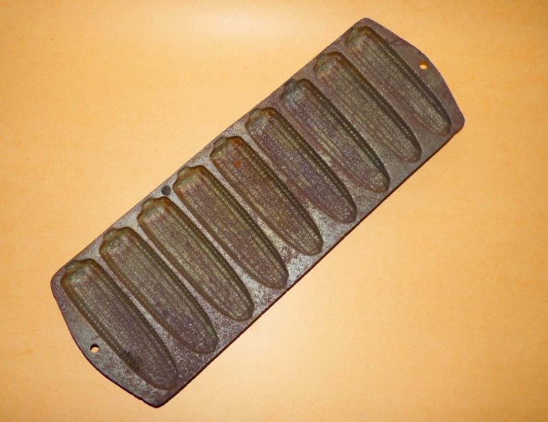 Antique Cast Iron Corn Bread Mold Ears of Corn Shape 9 Cavities 1940’s ...