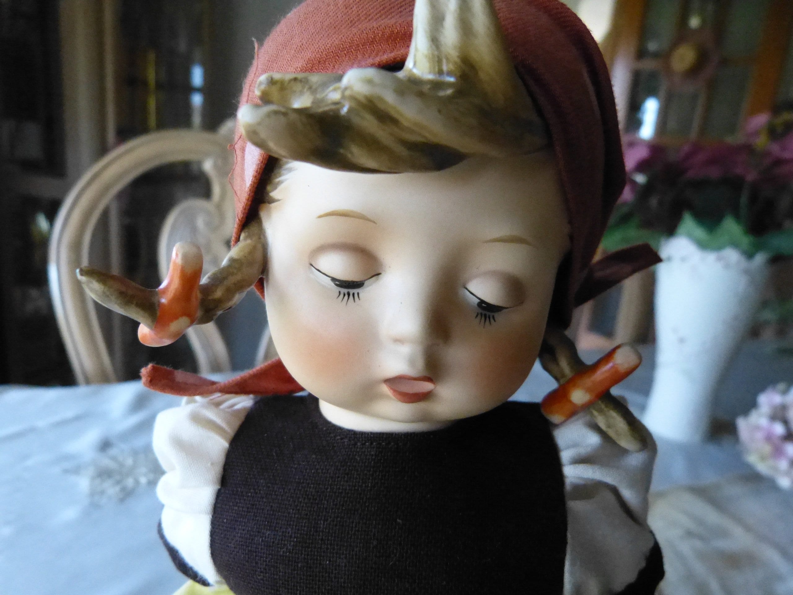 M.I. HUMMEL GOEBEL Porcelain Doll Girl Holding Flowers Behind Back 1990 ...