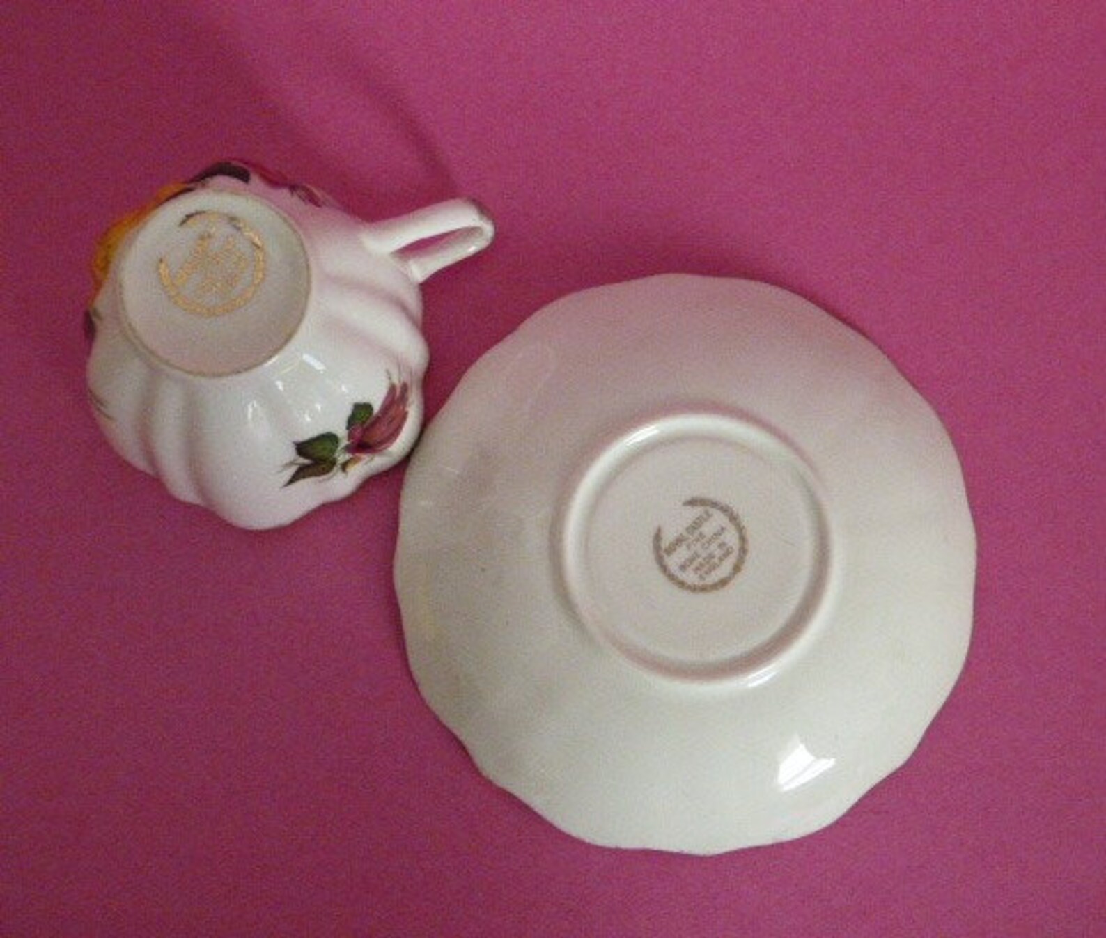 ROYAL CASTLE Teacup Coffee Cup & Saucer Red Pink Yellow Roses Brushed ...