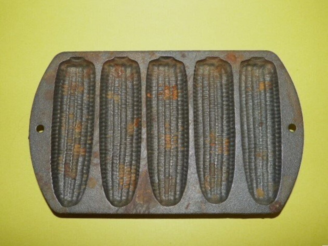 Antique Cast Iron Corn Bread Mold Ears of Corn Shape 5 Cavities 1940’s ...