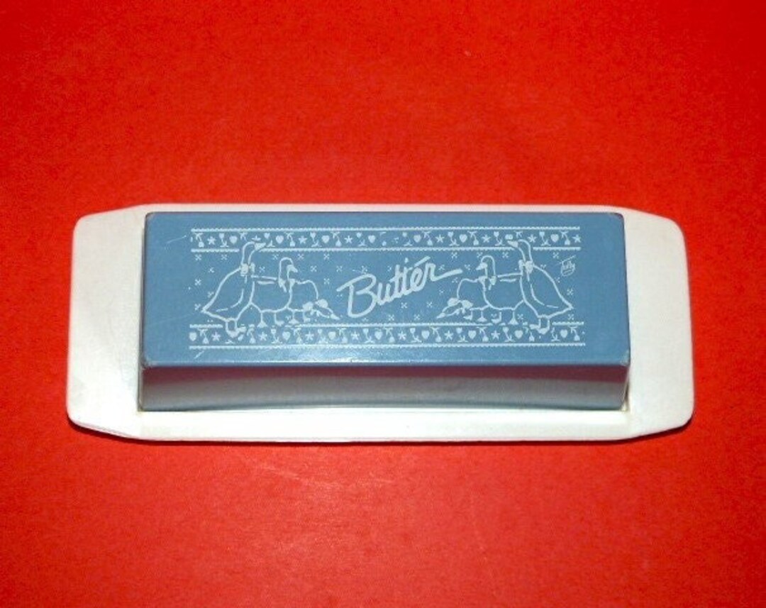 Vintage Lidded Hard Plastic Butter Dish Blue White Geese Country Décor ...