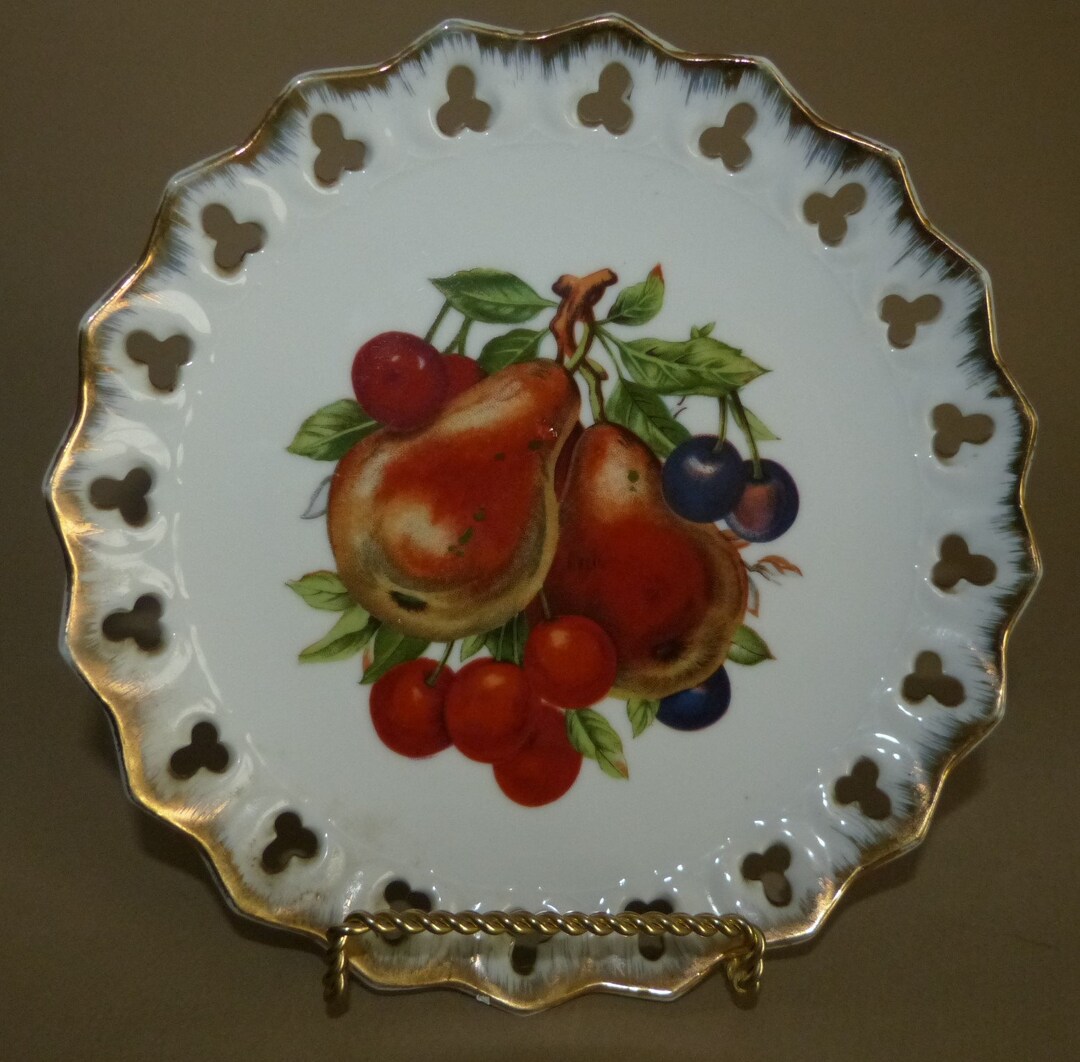 Plate Reticulated Scalloped Spade Pattern Fruits 8.25 Diameter - Etsy