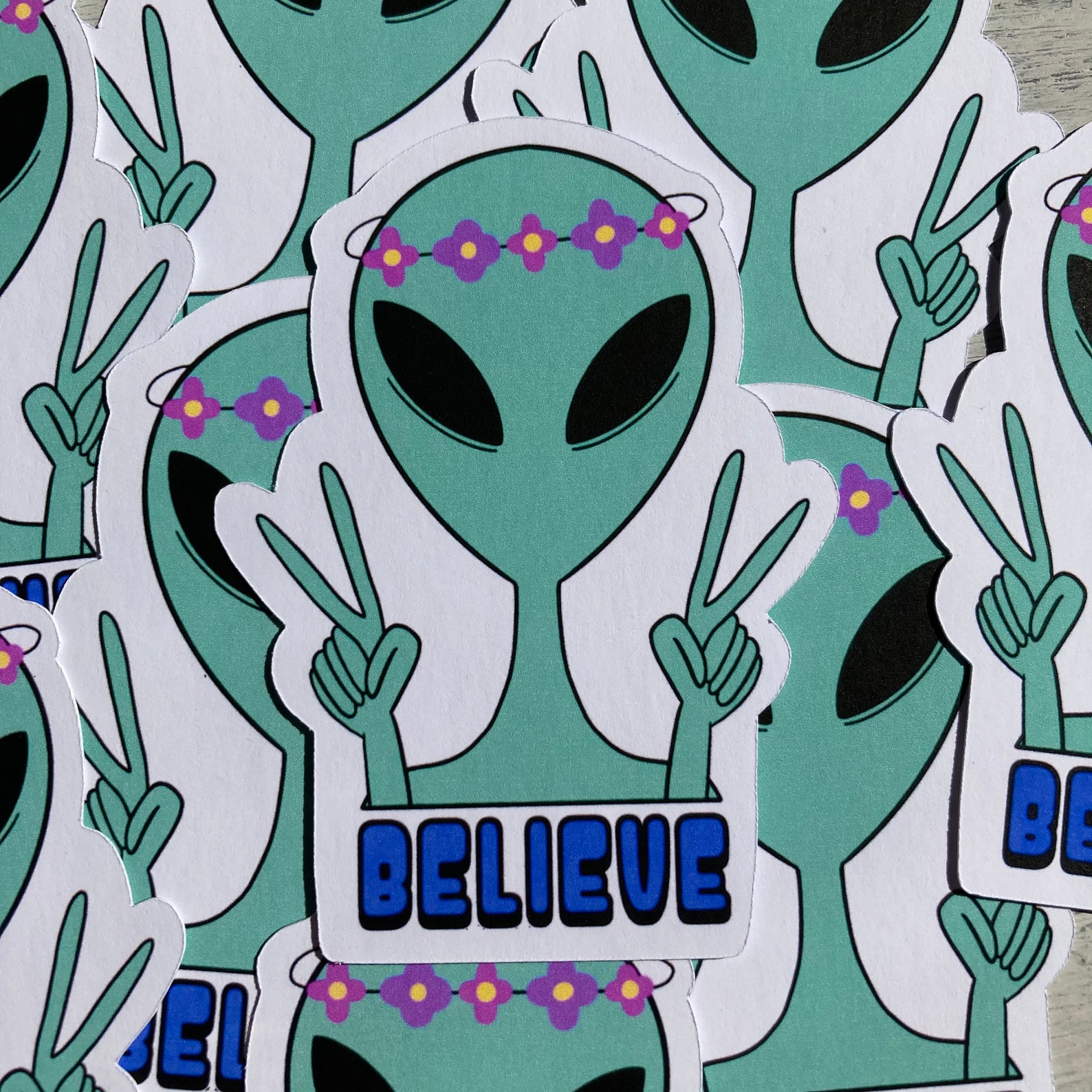 Peace Sign Alien Sticker - Etsy