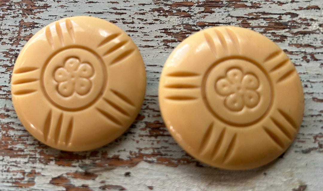 Early Plastic Buttons - Etsy