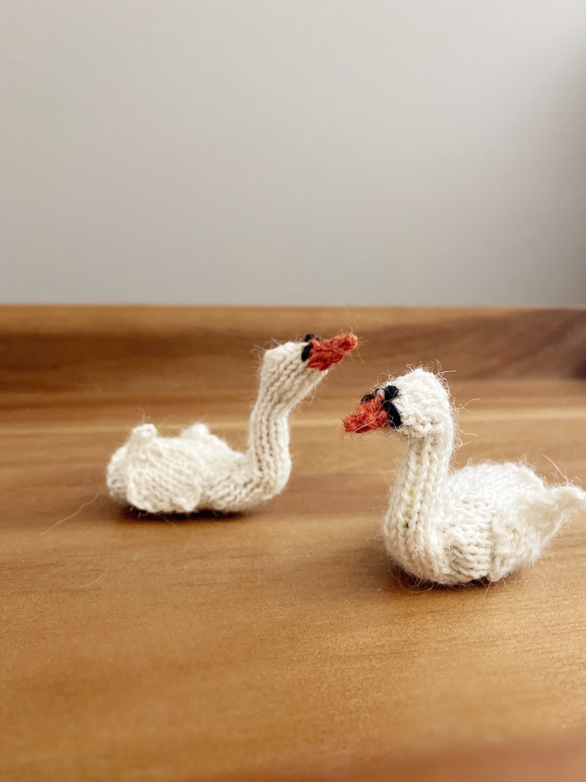 Swan Finger Puppet - Etsy