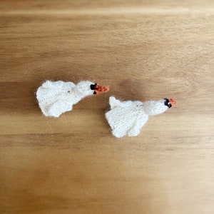 Swan Finger Puppet - Etsy