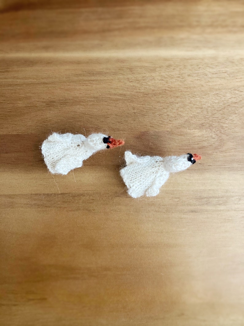 Swan Finger Puppet - Etsy