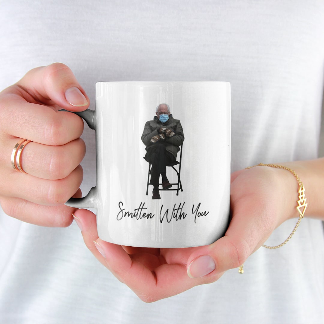 Smitten With You Bernie Mug: Divertido regalo de taza de cerámica ...
