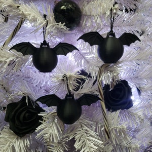 Bat Bauble Tree Ornament • Gothic Holiday Home Decor • 3D Printed - Etsy